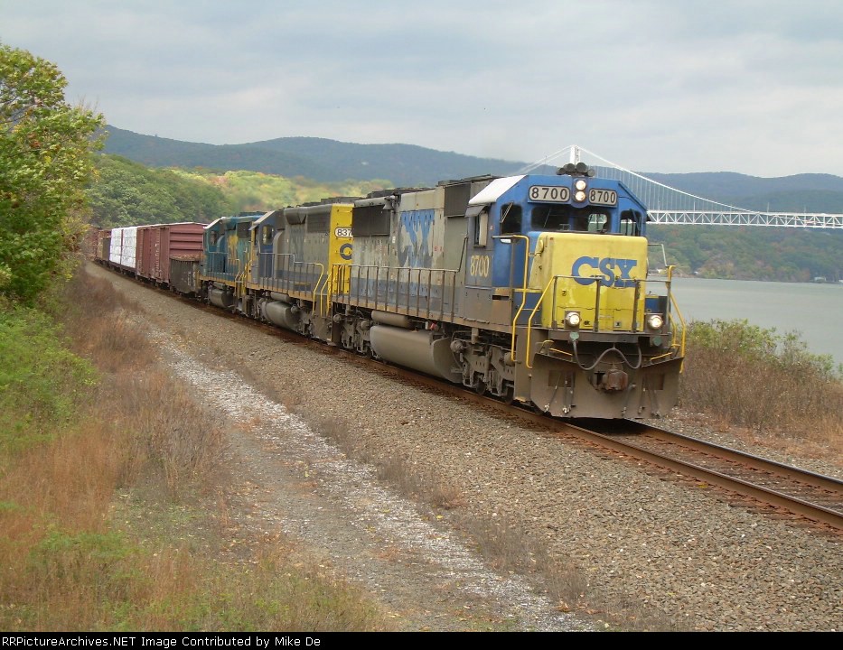 CSX 8700 on Q433